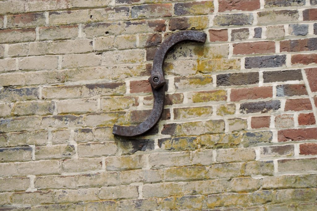 Tie rods aren’t just a pretty facade. Here’s how they help earthquake ...